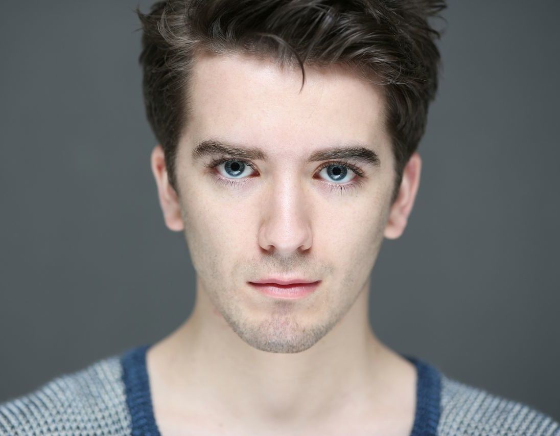 Tom Coliandris Lands on Rockets Island, CBBC - Simon & How