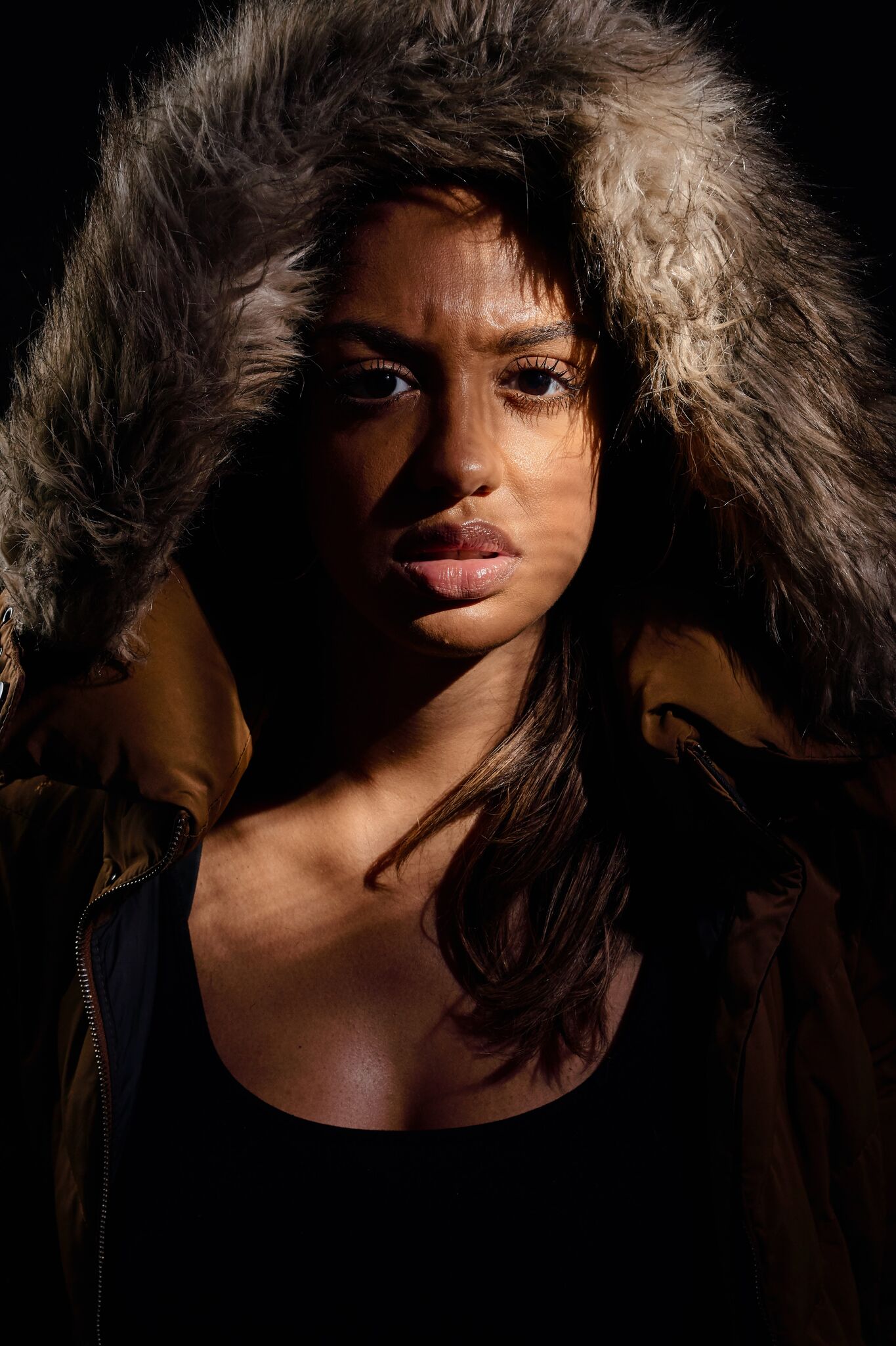 Sophia Leonie Stars In Ambreen Razia's POT - Simon & How